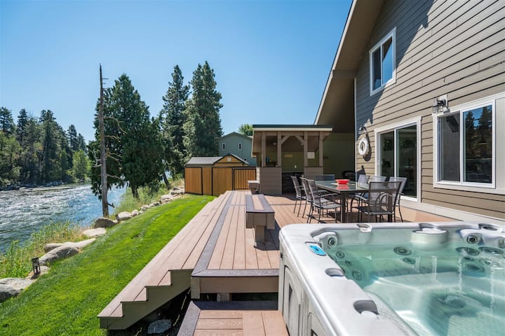 Leavenworth River Haus - Peaceful Views, Hot Tub! - Leavenworth, WA