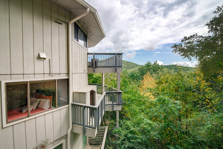 Hangin' Round | Unique Rondette In Montreat | Pets - Black Mountain, NC