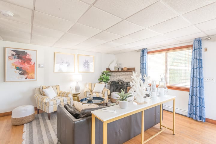 3 Bedroom Summer House, Steps From The Ocean - Narragansett, RI