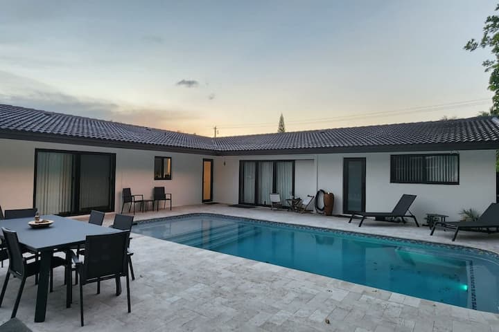 Lovely Studio Suite - Heated Pool - 10 Mins Beach - Fort Lauderdale, FL