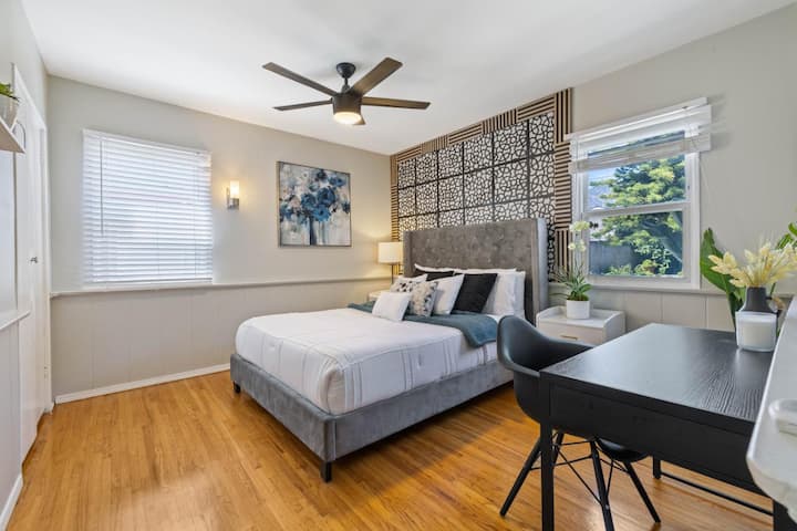 Walkable To Old Town  Monrovia/ Cozy 4 Br House - Monrovia, CA