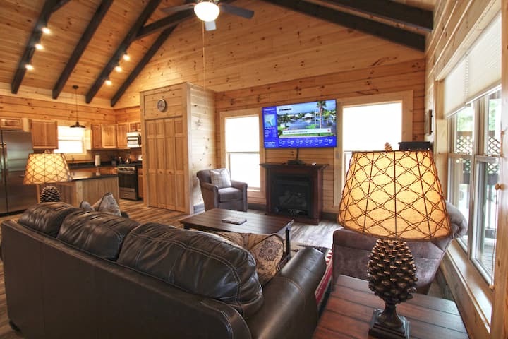 Magical Memories Brand New Veranda Level Cabin Overlooking Pond In Heart Of Bryson City - Bryson City, NC