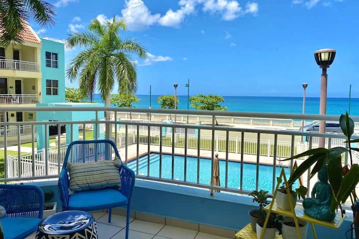 Boho Beach Box | Ocean Front Apt With Pool - Aguadilla