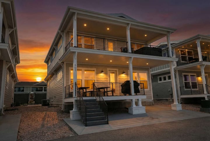 Legacy Lookout #8 - Private Hot Tub! (Sleeps 24) - Garden City, UT