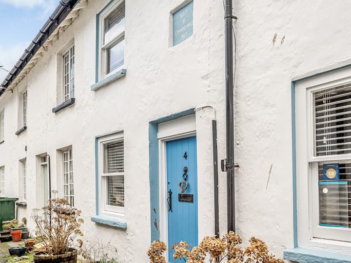 Sunny Shores - Uk32245 - Borth