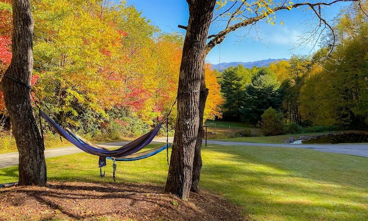11br Private Cabins W/ Hot Tub, Sauna, Game Room - Bryson City, NC