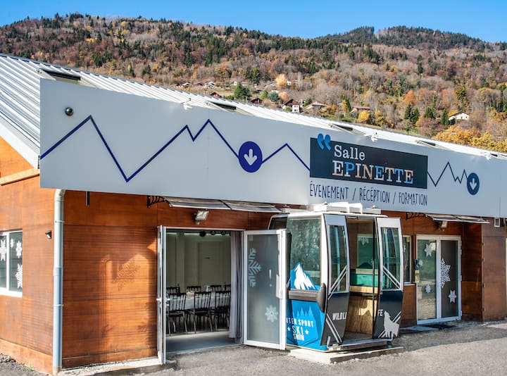 Gite Epinette: Salle Des Fêtes Et Logement 60 Pers - Allevard