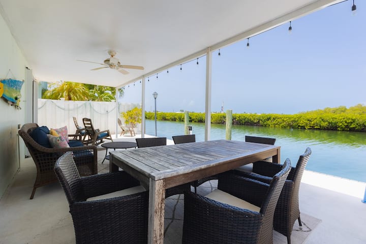 Sunsets In Paradise 2 Bed 2 Bath With Cabana Club And 40 Ft Of Dockage W/2 Kayaks In Key Colony Beach - Florida