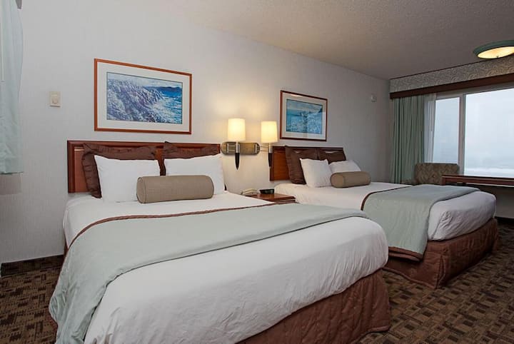 Great Relaxing Overnight Stay! 2 Units, Parking! - Newport, OR