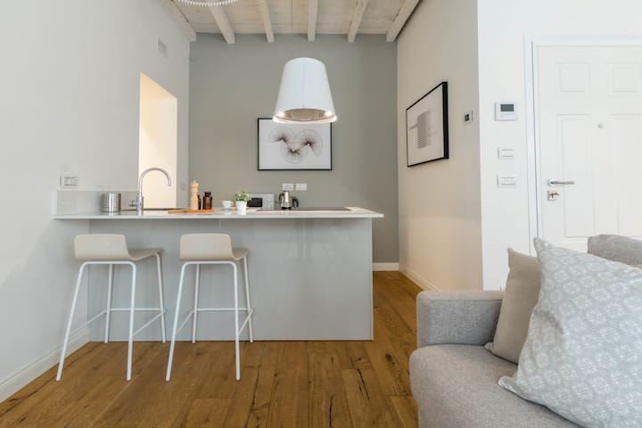 Fulcorina Spiga: Modern Flat Next To The Duomo - Milan