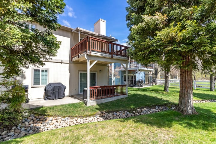 Spacious 4br Dog Friendly | Pool | Hot Tub - Bass Lake, CA