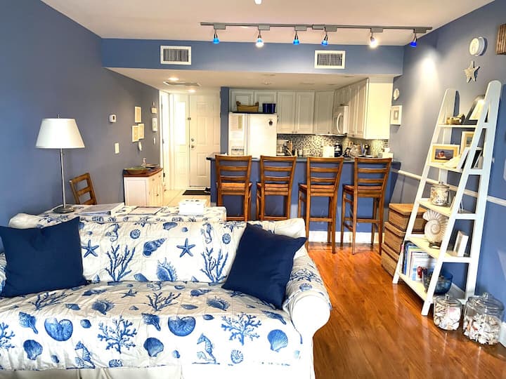 Corner Villa Golf Course Views Steps From Beach - Seabrook Island, SC