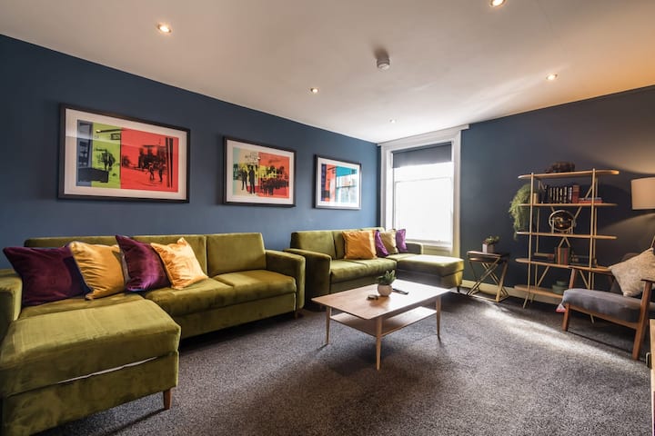 Spacious Duplex Apartment In City Centre Location - Wirral