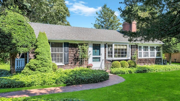 2br/2ba: Water Mill, Large Deck, Close To Beach - Duck Walk Vineyards, Southold