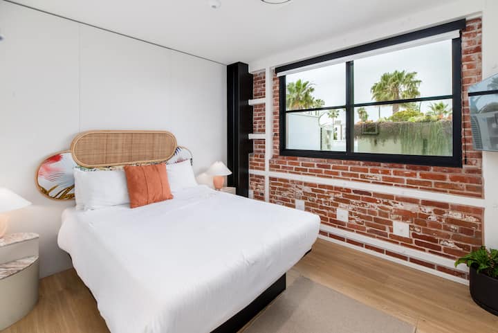 The Brick | 202 | Oceanside Boutique Hotel - Oceanside, CA