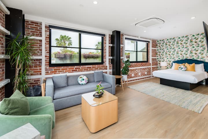 The Brick Boutique Hotel: Suite 201 - Oceanside, CA