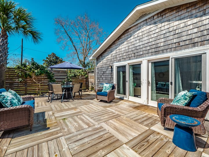 Barefoot Bungalow | Close To Beach! - Kure Beach, NC