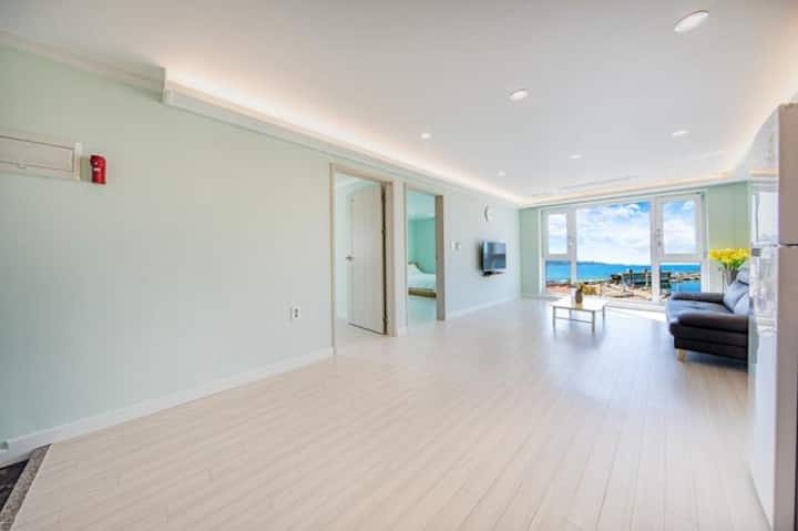 바다를 통한 힐링 객실, Goldenview1 - Donghae-si