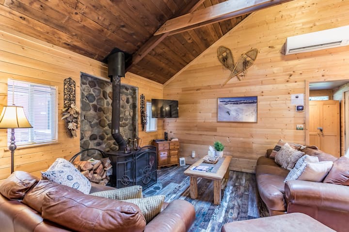 Rustic Cabin W/ Fireplace Near Mt Rainier Park - Packwood, WA