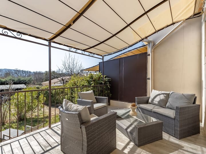 La Campagne Des Ocres By Interhome - Rustrel