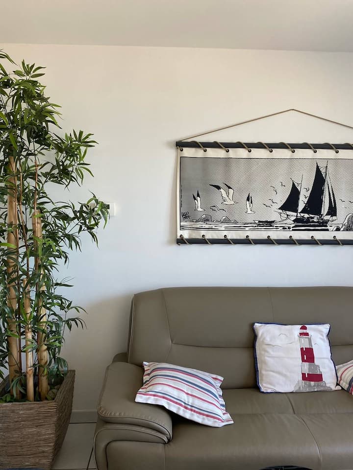 Appartement De 45m² Avec Splendide Vue Mer. - Erquy