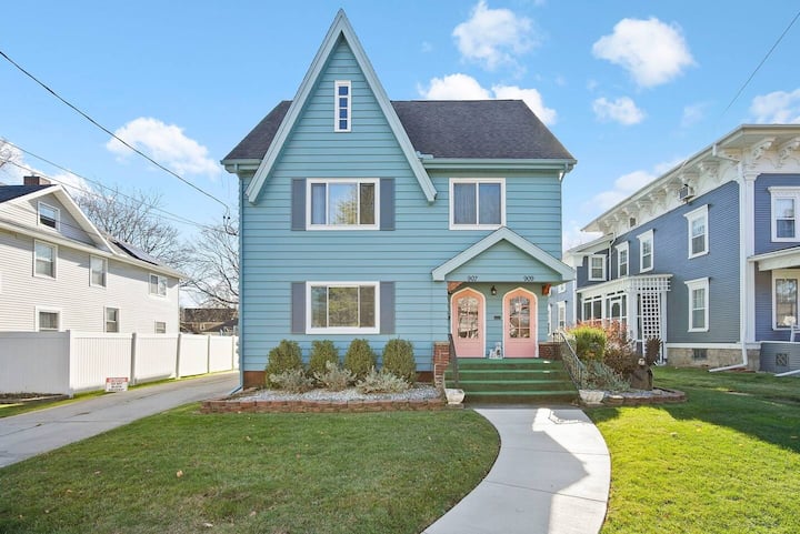 Charming, Historic & Spacious Flat - Jackson, MI
