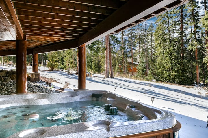 Large Deck, Private Hot Tub, Pet Friendly - Colorado