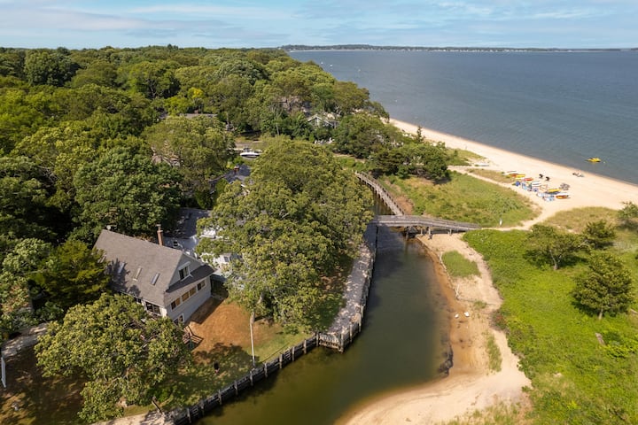 Lagoon Lodge | Private Dock + Beach Access - Greenport, NY