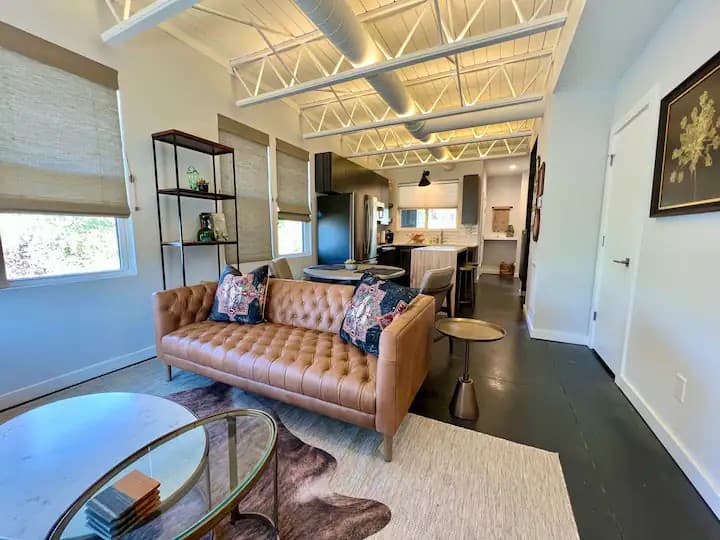 Swanky Retreat - Wilmington, NC