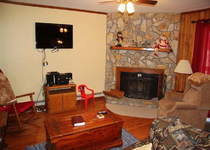 3111 Woodland Hideaway - Walk To Sledding Hill - Beech Mountain, NC
