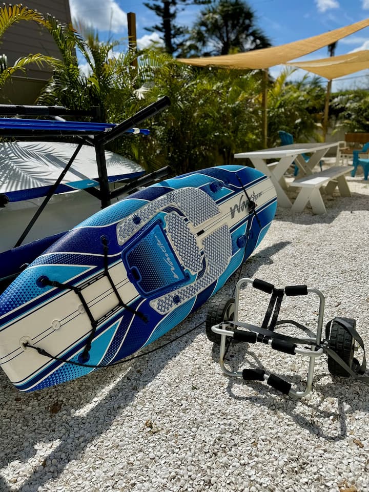 Walk To The Beach & Free Paddle Boards+ King Bed - Indian Rocks Beach, FL