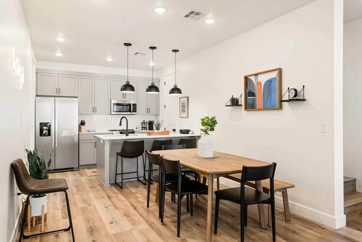 The Suite Spot #101: Desert Color Lagoon + Beaches - St. George, UT