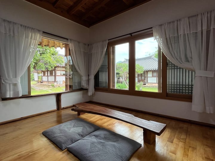 #리모델링#감성한옥스테이#명품고택 [자연속 전통한옥의 숨결이 살아 숨쉬는] 별채 (송실) - Gwangju