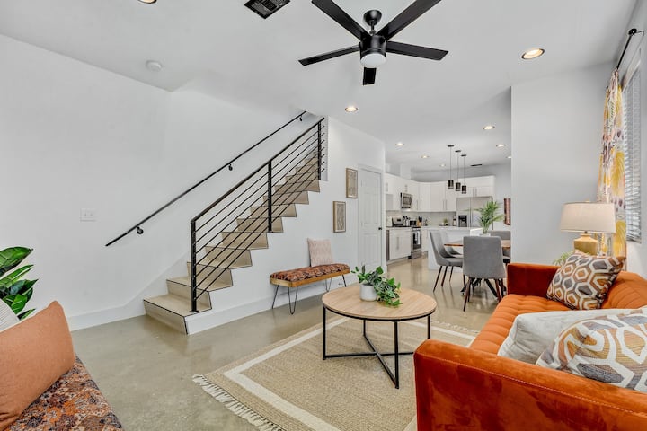 Enjoy This Entire Chic East Atx Duplex | 2x Homes - Austin, TX