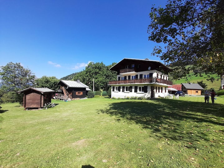 Spacieux Logement Au Rdc D'un Chalet Typique - Flumet