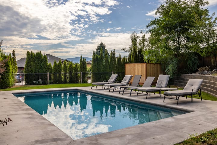 Okanagan Valley Villa With Pool, Gym, & Cinema - West Kelowna