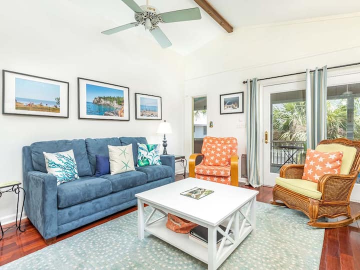 The Idler | Pet Friendly, Fire Pit, Family Retreat - Tybee Island, GA