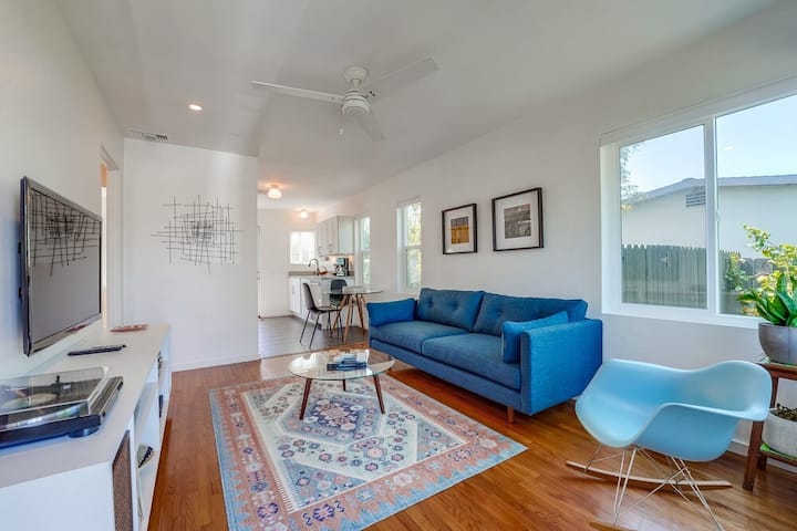 1940's Beach Cottage With Big Yard, Parking, Ac - Morena - San Diego