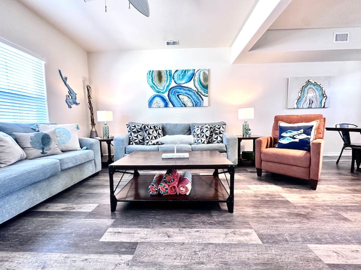 Condo W/3 Rooms, Heated Pool, And Close To Beach! - Corpus Christi, TX