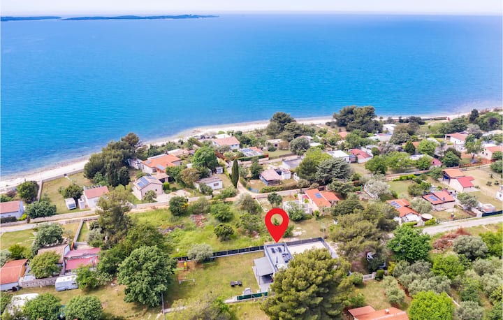 Pet Friendly Home In Peroj With Kitchen - Pula