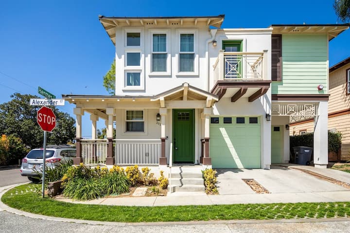 Sandy Feet Retreat, 4 Bed Home Close To Beach - Encinitas, CA