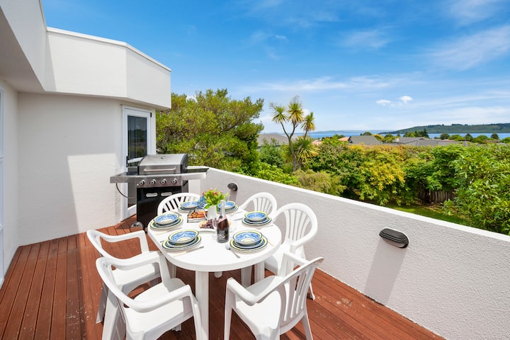 The White House - Taupo Holiday Home - New Zealand