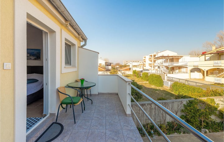 Gorgeous Apartment In Nin With Wifi - Nin
