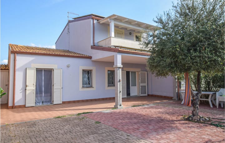 Lovely Home In Valledoria With Wifi - Valledoria
