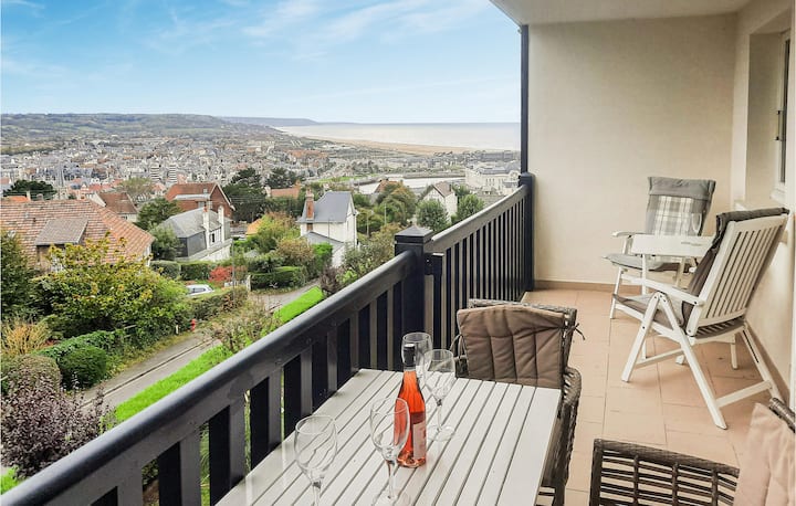 1 Bedroom Cozy Apartment In Trouville-sur-mer - Pont-l'Évêque