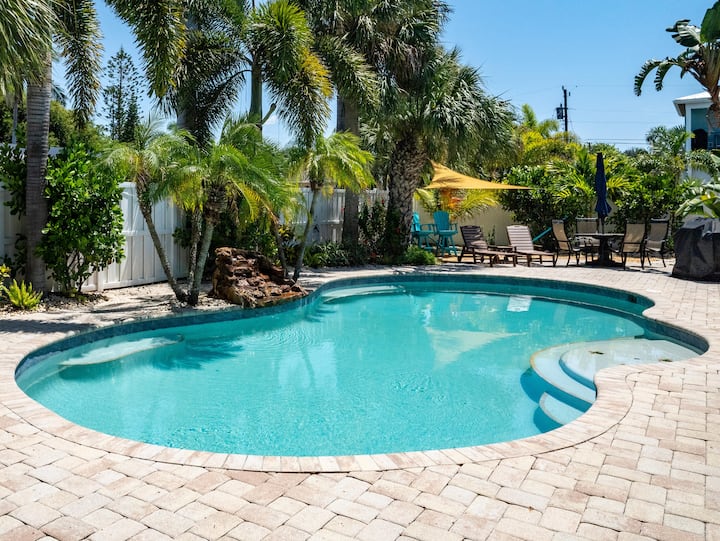 Ss Salamander North · Pool & Fire Pit · Beach - Holmes Beach, FL