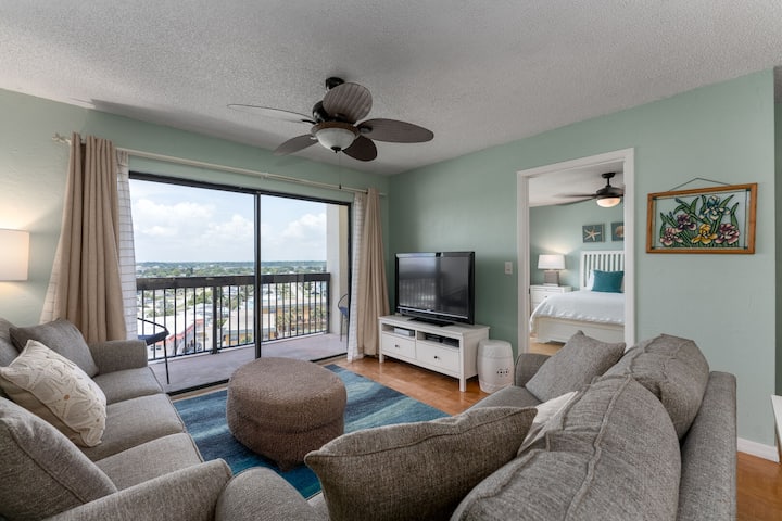 1/1 With Sunset View, Heated Pool, And Beach Acces - Ormond Beach, FL