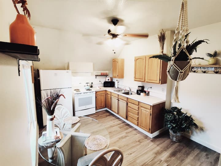 Soleil Salem- Extended Stays, Free Laundry, Garden - Salem, OR