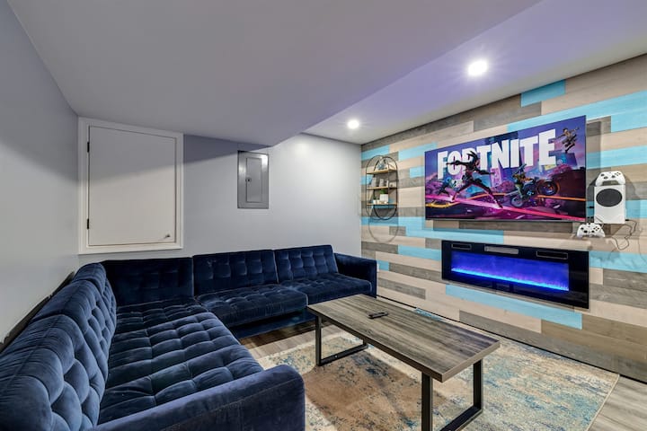 Central Luxe Haven: Modern Pocono Retreat W Pool - Tannersville, PA