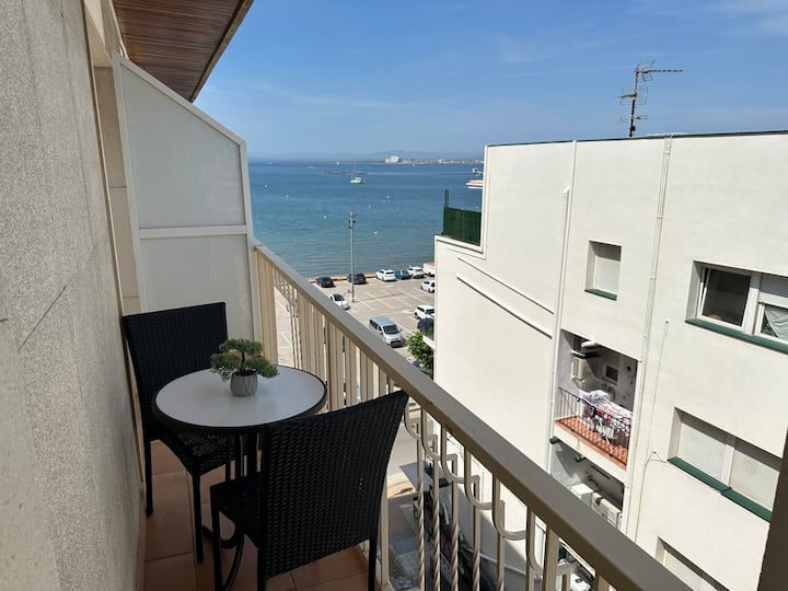 89 M² Apartamento ∙ 2 Habitaciones ∙ 6 Huéspedes - Cadaqués